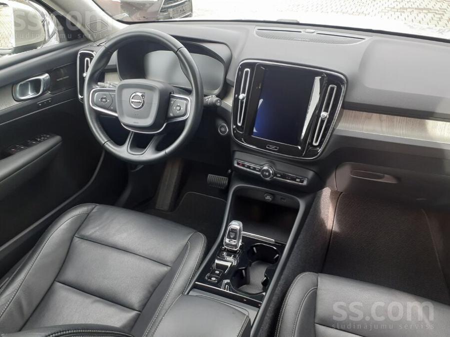 Brown Volvo XC40 2018 in Riga, with an engine capacity of 2.00 L and mileage of 164 thousand km for 21600 €, photo 7 on AUTOMOTO.COM.LV