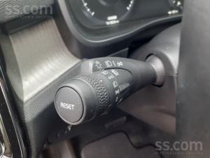 Brown Volvo XC40 2018 in Riga, with an engine capacity of 2.00 L and mileage of 164 thousand km for 21600 €, photo 11 on AUTOMOTO.COM.LV