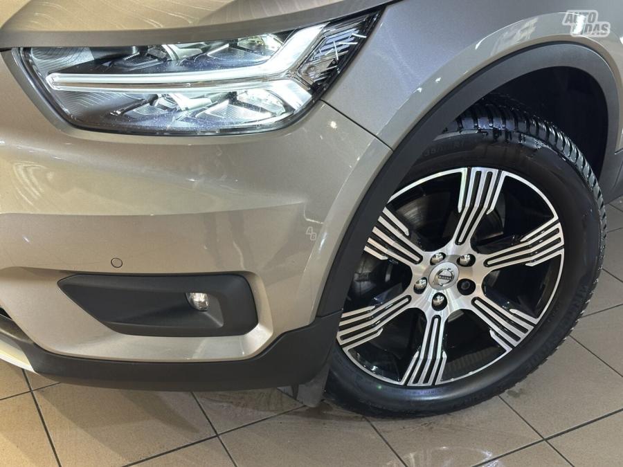 Brown Volvo XC40 2019 in Avizieniai, with an engine capacity of 2.00 L and mileage of 169 thousand km for 18950 €, photo 4 on AUTOMOTO.COM.LV