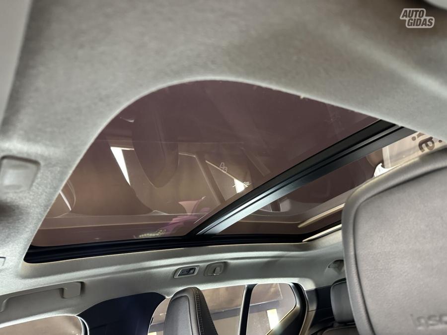 Brown Volvo XC40 2019 in Avizieniai, with an engine capacity of 2.00 L and mileage of 169 thousand km for 18950 €, photo 6 on AUTOMOTO.COM.LV