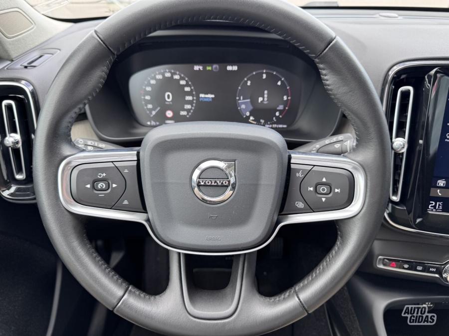 Brown Volvo XC40 2019 in Avizieniai, with an engine capacity of 2.00 L and mileage of 169 thousand km for 18950 €, photo 16 on AUTOMOTO.COM.LV