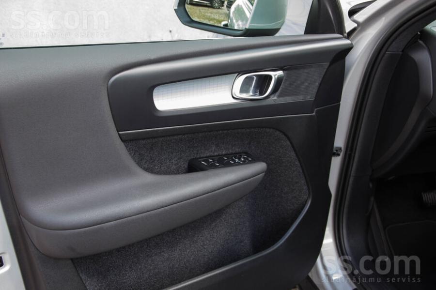 Brūns Volvo XC40 2022 Tukums, ar dzinēja tilpumu 1.50 L un nobraukumu 188 tūkst. km par 19300 €, foto 9 vietnē AUTOMOTO.COM.LV