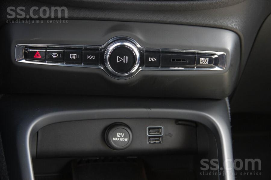 Brūns Volvo XC40 2022 Tukums, ar dzinēja tilpumu 1.50 L un nobraukumu 188 tūkst. km par 19300 €, foto 17 vietnē AUTOMOTO.COM.LV