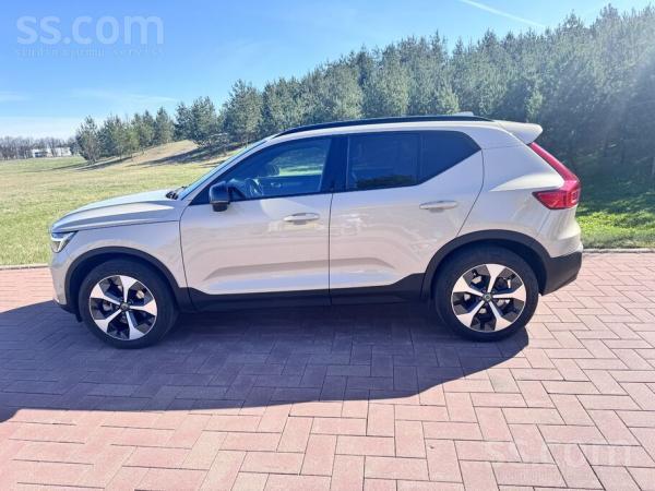 Brown Volvo XC40 2024 in Riga, with an engine capacity of 2.00 L and mileage of 19 thousand km for 37000 €, photo 3 on AUTOMOTO.COM.LV