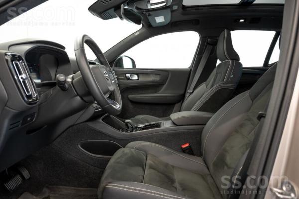 Brown Volvo XC40 2024 in Riga, with an engine capacity of 0.00 L and mileage of 37 thousand km for 36000 €, photo 7 on AUTOMOTO.COM.LV