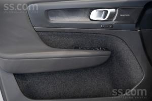 Brown Volvo XC40 2024 in Riga, with an engine capacity of 0.00 L and mileage of 37 thousand km for 36000 €, photo 13 on AUTOMOTO.COM.LV
