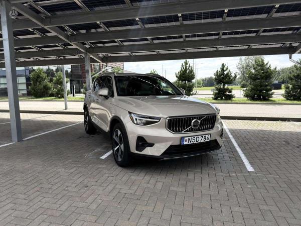 Коричневый Вольво XC40 2025 в Каунас, объемом двигателя 1.97 л и пробегом 16 тыс. км за 30850 €, фото 1 на AUTOMOTO.COM.LV