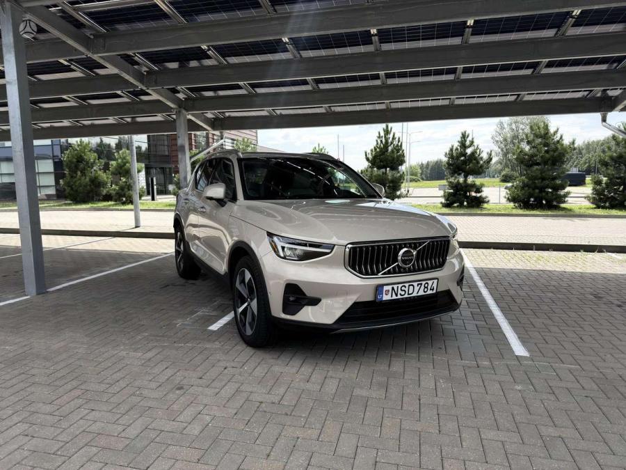 Коричневый Вольво XC40 2025 в Каунас, объемом двигателя 1.97 л и пробегом 16 тыс. км за 30850 €, фото 1 на AUTOMOTO.COM.LV