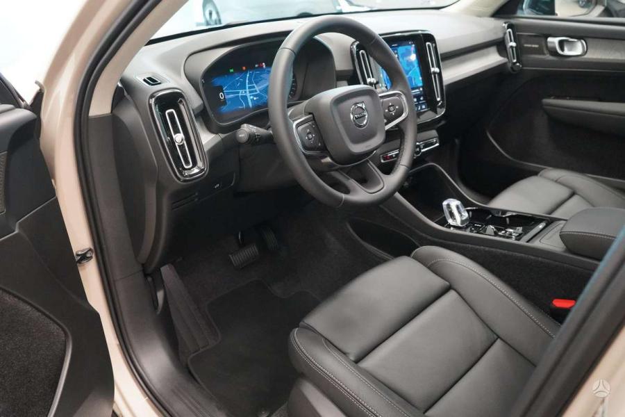 Brown Volvo XC40 2026 in Vilnius, with an engine capacity of 1.97 L and mileage of 10 thousand km for 40900 €, photo 9 on AUTOMOTO.COM.LV