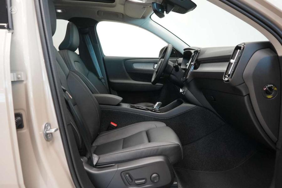 Brown Volvo XC40 2026 in Vilnius, with an engine capacity of 1.97 L and mileage of 10 thousand km for 40900 €, photo 11 on AUTOMOTO.COM.LV