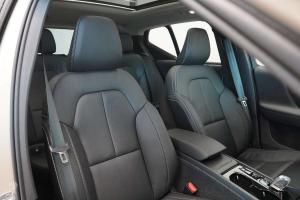 Brown Volvo XC40 2026 in Vilnius, with an engine capacity of 1.97 L and mileage of 10 thousand km for 40900 €, photo 12 on AUTOMOTO.COM.LV
