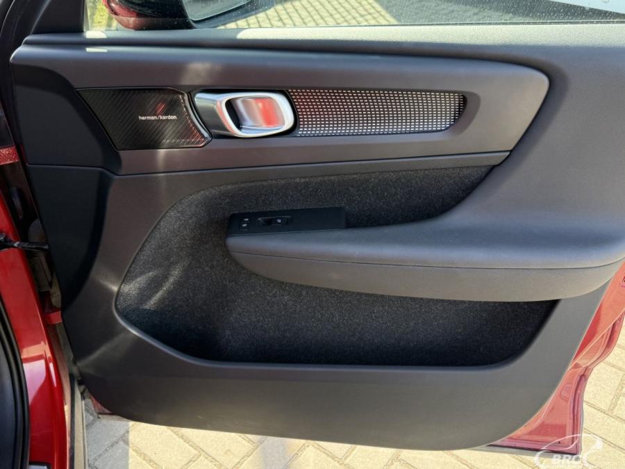 Volvo XC40 2019 in Klaipeda, with an engine capacity of 1.97 L and mileage of 77 thousand km for 24500 €, photo 5 on AUTOMOTO.COM.LV