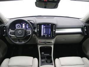 Volvo XC40 2020 in Vilnius, with an engine capacity of 2.00 L and mileage of 200 thousand km for 20299 €, photo 2 on AUTOMOTO.COM.LV