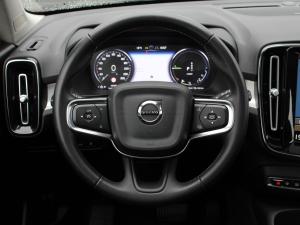 Volvo XC40 2021 in Vilnius, with an engine capacity of 1.50 L and mileage of 107 thousand km for 25750 €, photo 6 on AUTOMOTO.COM.LV