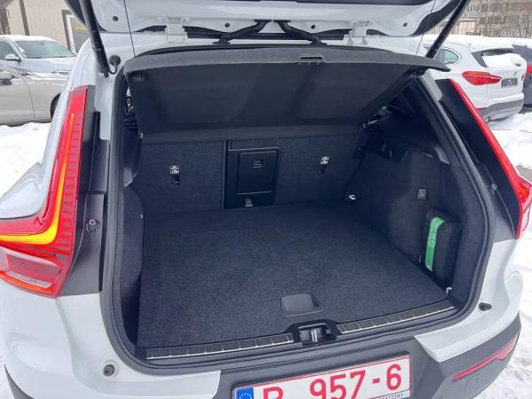 Volvo XC40 2021 Rīga, ar dzinēja tilpumu 2.00 L un nobraukumu 105 tūkst. km par 23550 €, foto 7 vietnē AUTOMOTO.COM.LV