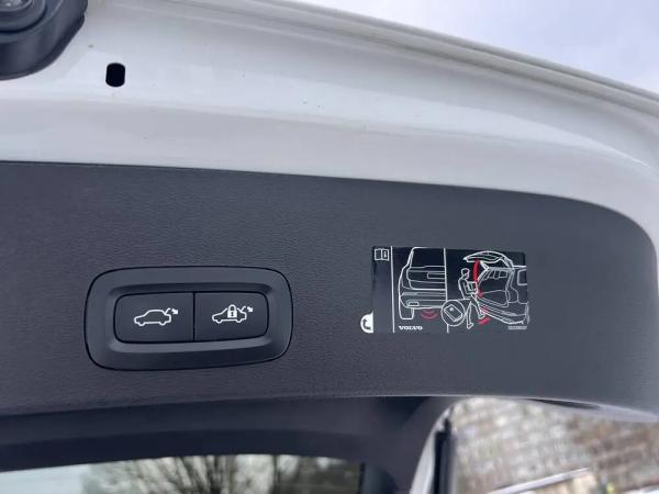 Volvo XC40 2021 Rīga, ar dzinēja tilpumu 2.00 L un nobraukumu 105 tūkst. km par 23550 €, foto 8 vietnē AUTOMOTO.COM.LV