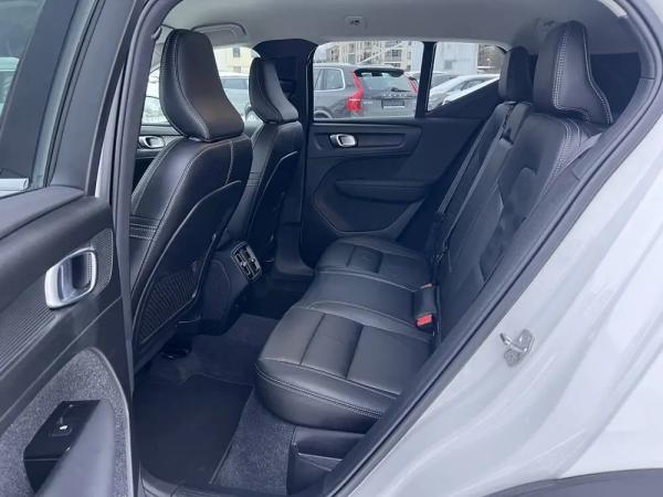 Volvo XC40 2021 Rīga, ar dzinēja tilpumu 2.00 L un nobraukumu 105 tūkst. km par 23550 €, foto 10 vietnē AUTOMOTO.COM.LV