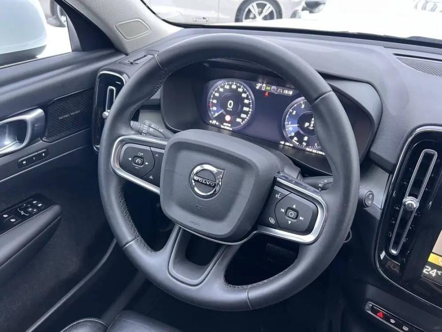 Вольво XC40 2021 в Рига, объемом двигателя 2.00 л и пробегом 105 тыс. км за 23550 €, фото 15 на AUTOMOTO.COM.LV