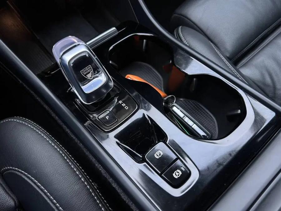 Вольво XC40 2021 в Рига, объемом двигателя 2.00 л и пробегом 105 тыс. км за 23550 €, фото 23 на AUTOMOTO.COM.LV