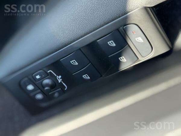 Volvo XC40 2021 Rīga, ar dzinēja tilpumu 1.50 L un nobraukumu 192 tūkst. km par 19900 €, foto 5 vietnē AUTOMOTO.COM.LV