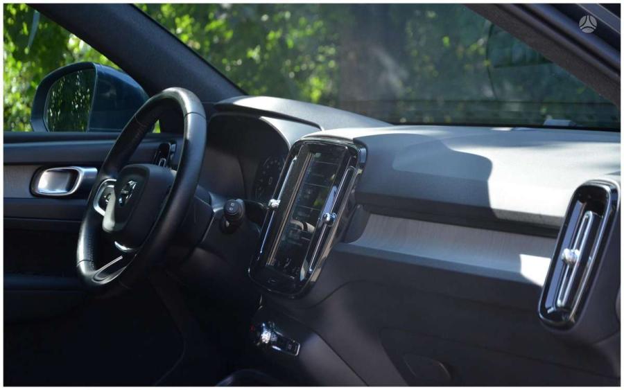Volvo XC40 2021 in Vilnius, with an engine capacity of 1.48 L and mileage of 182 thousand km for 20000 €, photo 13 on AUTOMOTO.COM.LV