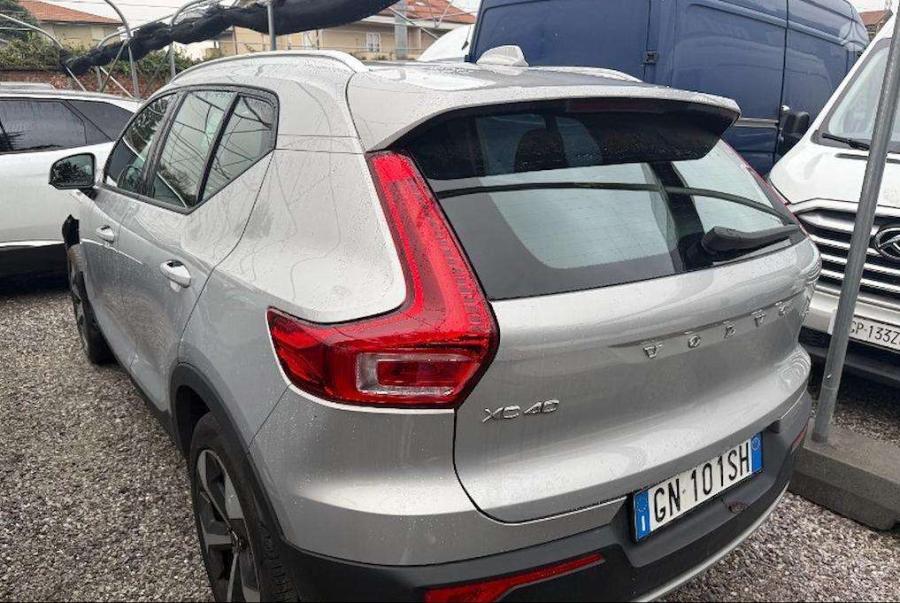 Volvo XC40 2023 in Kaunas, with an engine capacity of 1.97 L and mileage of 68 thousand km for 15450 €, photo 3 on AUTOMOTO.COM.LV