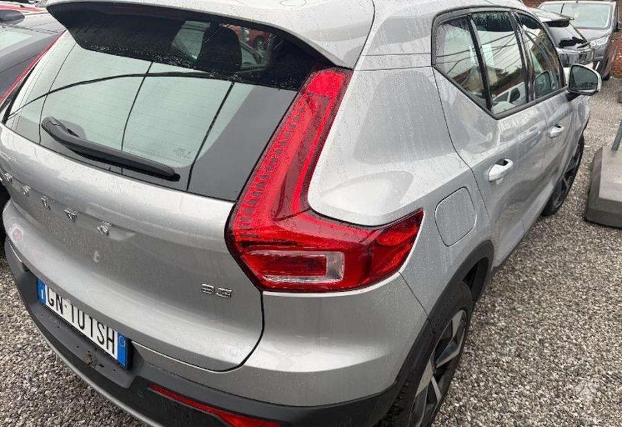 Volvo XC40 2023 in Kaunas, with an engine capacity of 1.97 L and mileage of 68 thousand km for 15450 €, photo 4 on AUTOMOTO.COM.LV