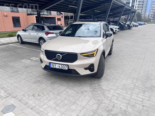 Volvo XC40 2024 in Riga, with an engine capacity of 2.00 L and mileage of 19 thousand km for 40000 €, photo 1 on AUTOMOTO.COM.LV