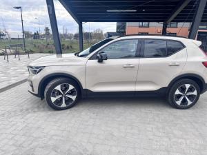 Volvo XC40 2024 in Riga, with an engine capacity of 2.00 L and mileage of 19 thousand km for 40000 €, photo 3 on AUTOMOTO.COM.LV
