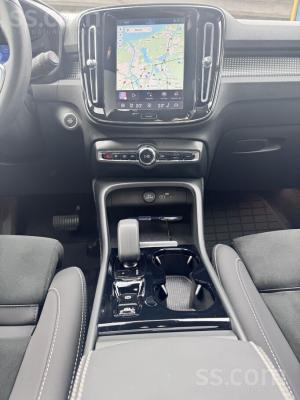Volvo XC40 2024 in Riga, with an engine capacity of 2.00 L and mileage of 19 thousand km for 40000 €, photo 7 on AUTOMOTO.COM.LV