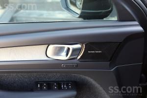 Zaļš Volvo XC40 2018 Tukums, ar dzinēja tilpumu 2.00 L un nobraukumu 163 tūkst. km par 21390 €, foto 13 vietnē AUTOMOTO.COM.LV