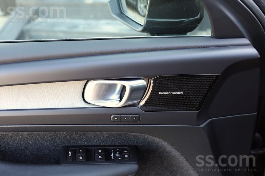 Zaļš Volvo XC40 2018 Tukums, ar dzinēja tilpumu 2.00 L un nobraukumu 163 tūkst. km par 21390 €, foto 13 vietnē AUTOMOTO.COM.LV