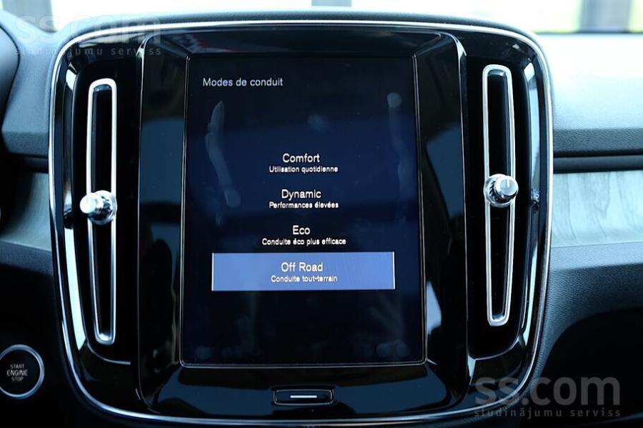 Zaļš Volvo XC40 2018 Tukums, ar dzinēja tilpumu 2.00 L un nobraukumu 163 tūkst. km par 21390 €, foto 21 vietnē AUTOMOTO.COM.LV