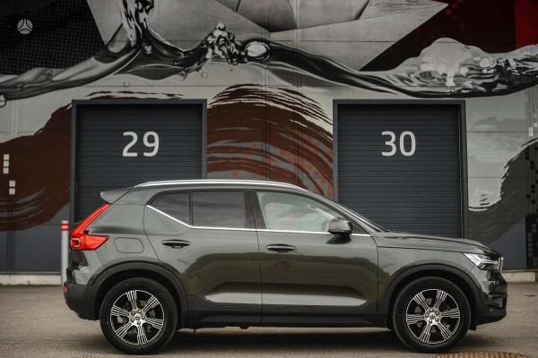 Green Volvo XC40 2018 in Kaunas, with an engine capacity of 1.97 L and mileage of 171 thousand km for 18850 €, photo 6 on AUTOMOTO.COM.LV