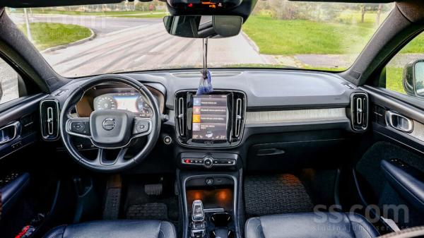 Volvo XC40 2018 Rīga vietnē Zaļš Volvo XC40 2018 Rīga, ar dzinēja tilpumu 2.00 L un nobraukumu 168 tūkst. km par 21000 €, foto 7 vietnē AUTOMOTO.COM.LV