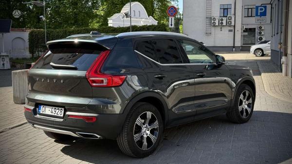 Green Volvo XC40 2019 in Jelgava, with an engine capacity of 0.00 L and mileage of 220 thousand km for 19900 €, photo 7 on AUTOMOTO.COM.LV