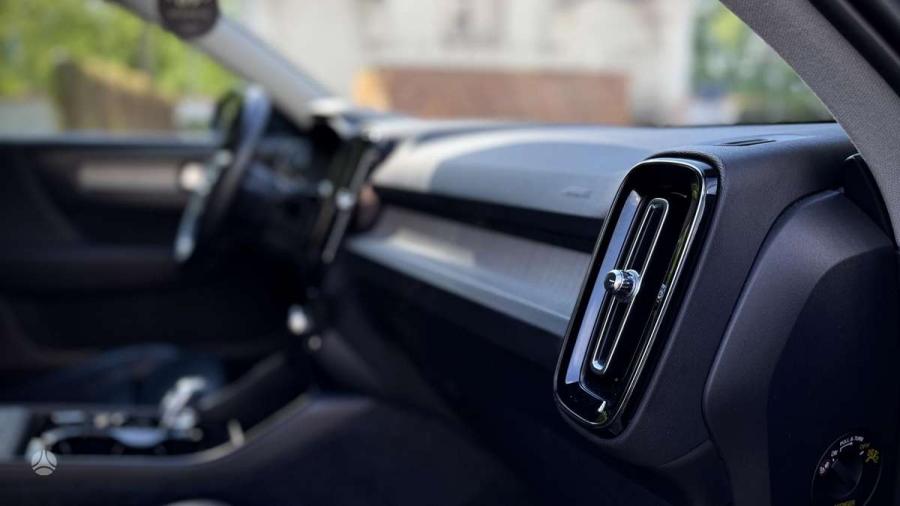 Зеленый Вольво XC40 2019 в Елгава, объемом двигателя 0.00 л и пробегом 220 тыс. км за 19900 €, фото 14 на AUTOMOTO.COM.LV