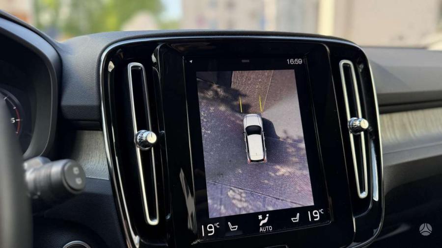 Зеленый Вольво XC40 2019 в Елгава, объемом двигателя 0.00 л и пробегом 220 тыс. км за 19900 €, фото 18 на AUTOMOTO.COM.LV