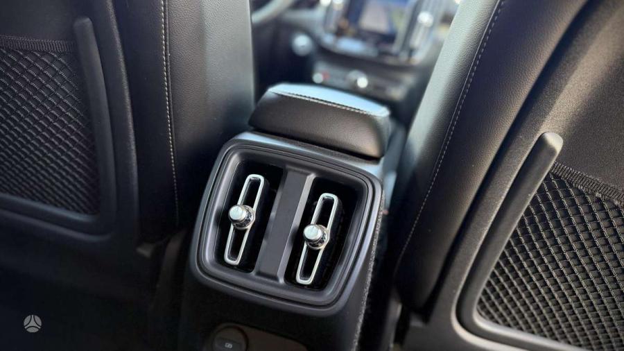 Зеленый Вольво XC40 2019 в Елгава, объемом двигателя 0.00 л и пробегом 220 тыс. км за 19900 €, фото 33 на AUTOMOTO.COM.LV