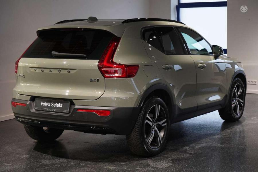 Zaļš Volvo XC40 2022 Viļņa, ar dzinēja tilpumu 1.97 L un nobraukumu 48 tūkst. km par 32900 €, foto 3 vietnē AUTOMOTO.COM.LV