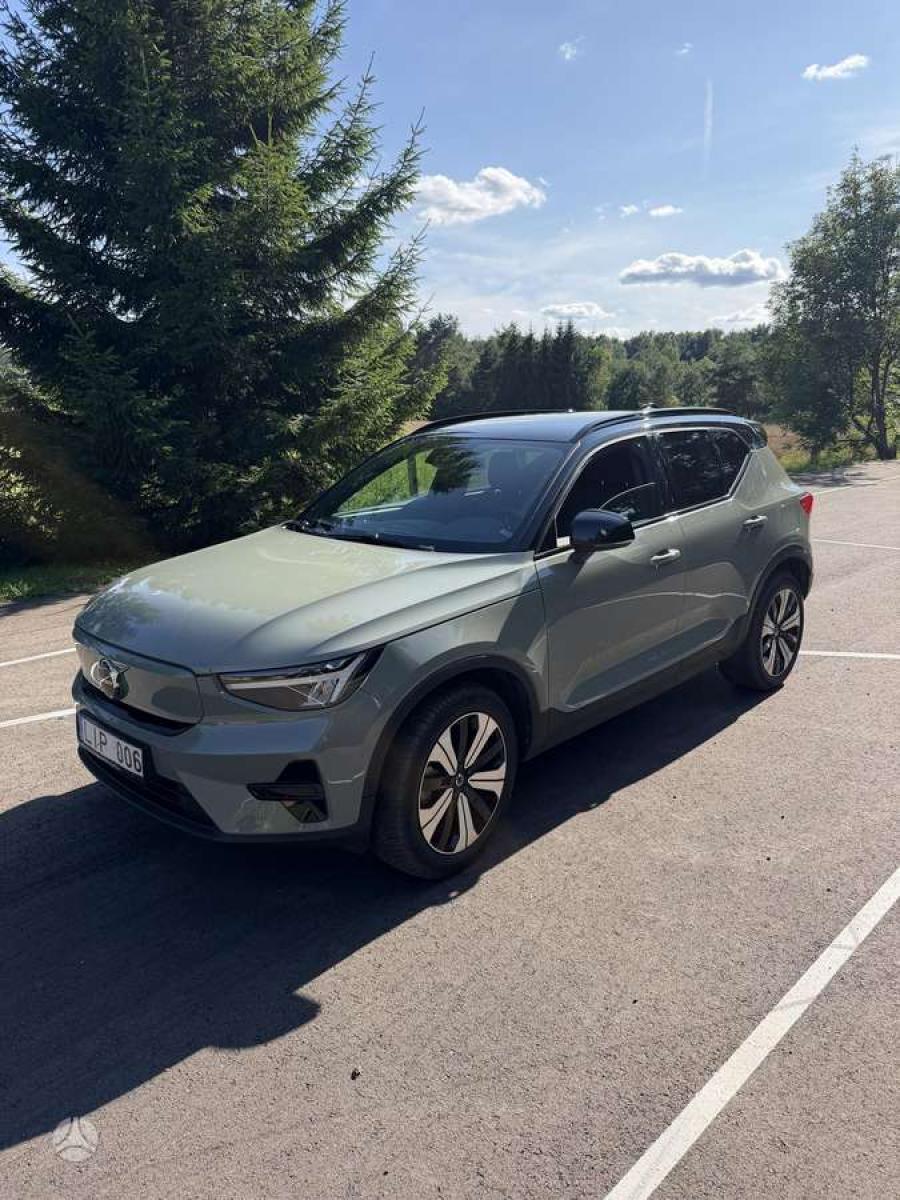 Зеленый Вольво XC40 2022 в Мажейкяй, объемом двигателя 0.00 л и пробегом 62 тыс. км за 28500 €, фото 1 на AUTOMOTO.COM.LV