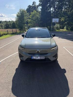 Зеленый Вольво XC40 2022 в Мажейкяй, объемом двигателя 0.00 л и пробегом 62 тыс. км за 28500 €, фото 3 на AUTOMOTO.COM.LV
