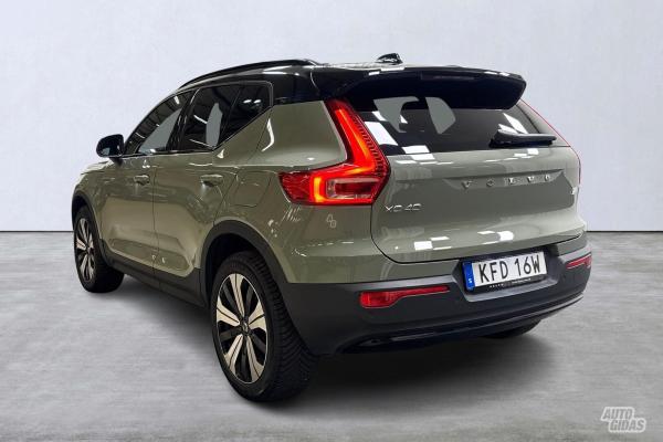 Green Volvo XC40 2023 in Kaunas, with an engine capacity of 0.00 L and mileage of 19 thousand km for 37169 €, photo 4 on AUTOMOTO.COM.LV