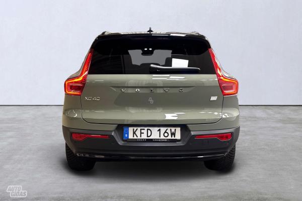 Green Volvo XC40 2023 in Kaunas, with an engine capacity of 0.00 L and mileage of 19 thousand km for 37169 €, photo 5 on AUTOMOTO.COM.LV