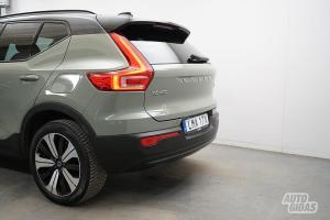 Green Volvo XC40 2023 in Kaunas, with an engine capacity of 0.00 L and mileage of 38 thousand km for 37667 €, photo 3 on AUTOMOTO.COM.LV