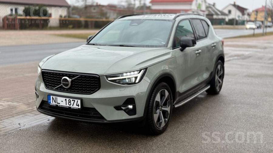 Zaļš Volvo XC40 2023 Liepāja, ar dzinēja tilpumu 2.00 L un nobraukumu 67 tūkst. km par 31000 €, foto 1 vietnē AUTOMOTO.COM.LV