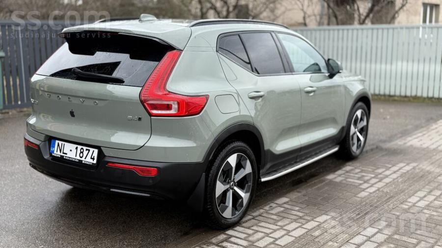 Zaļš Volvo XC40 2023 Liepāja, ar dzinēja tilpumu 2.00 L un nobraukumu 67 tūkst. km par 31000 €, foto 4 vietnē AUTOMOTO.COM.LV