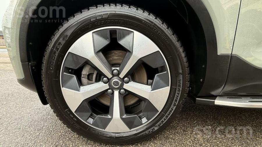 Zaļš Volvo XC40 2023 Liepāja, ar dzinēja tilpumu 2.00 L un nobraukumu 67 tūkst. km par 31000 €, foto 6 vietnē AUTOMOTO.COM.LV