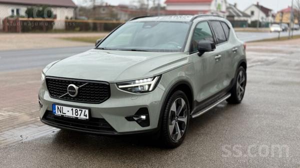 Zaļš Volvo XC40 2023 Liepāja, ar dzinēja tilpumu 2.00 L un nobraukumu 67 tūkst. km par 31000 €, foto 1 vietnē AUTOMOTO.COM.LV