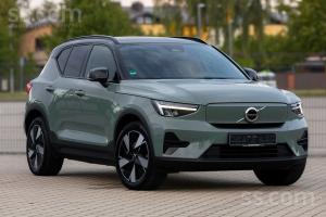 Green Volvo XC40 2023 in Riga, with an engine capacity of 2.00 L and mileage of 0 thousand km for 26700 €, photo  on AUTOMOTO.COM.LV